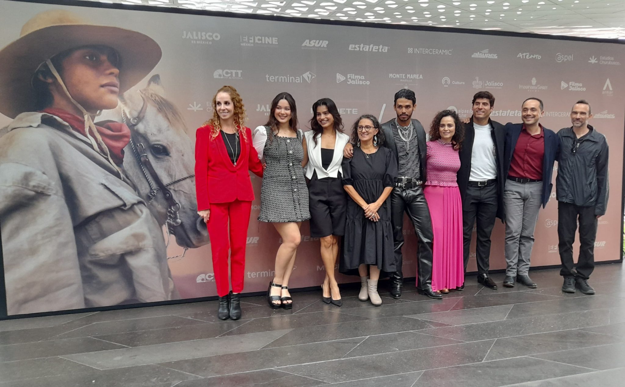 La Arriera: Un Viaje Emocional, Amor Libre y la Identidad en el México ...